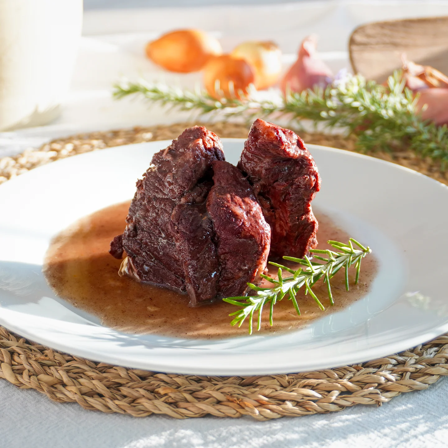 Braised beef in red wine sauce