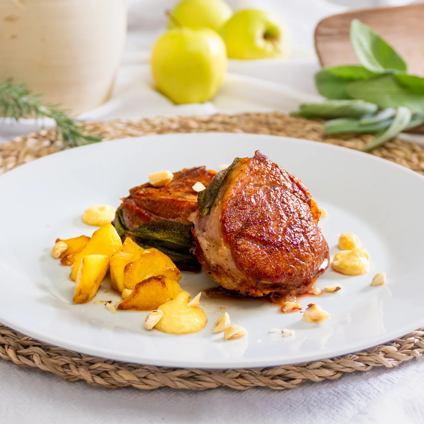 Recipe Pork fillet with apples