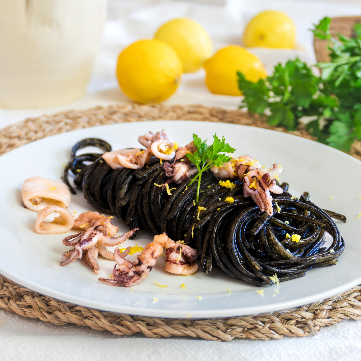 Ricetta Linguine al nero di seppia e calamari